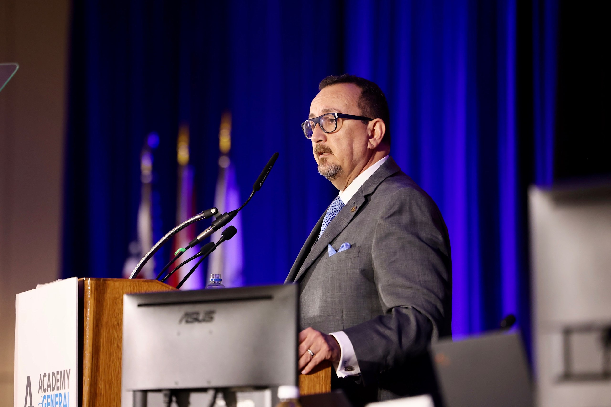 Hans Guter, DDS, FAGD, installed as AGD President